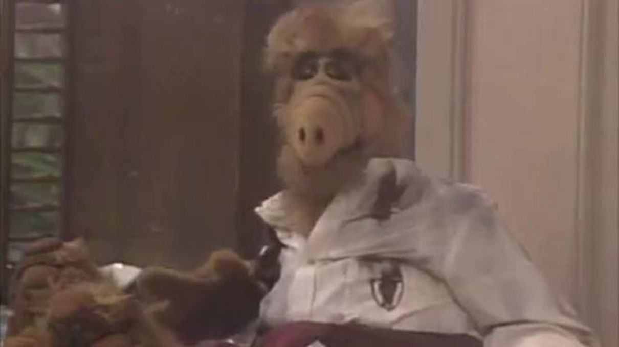 Addio all'alieno di ALF: l'attore Mihaly Meszaros è morto a 76 anni ...