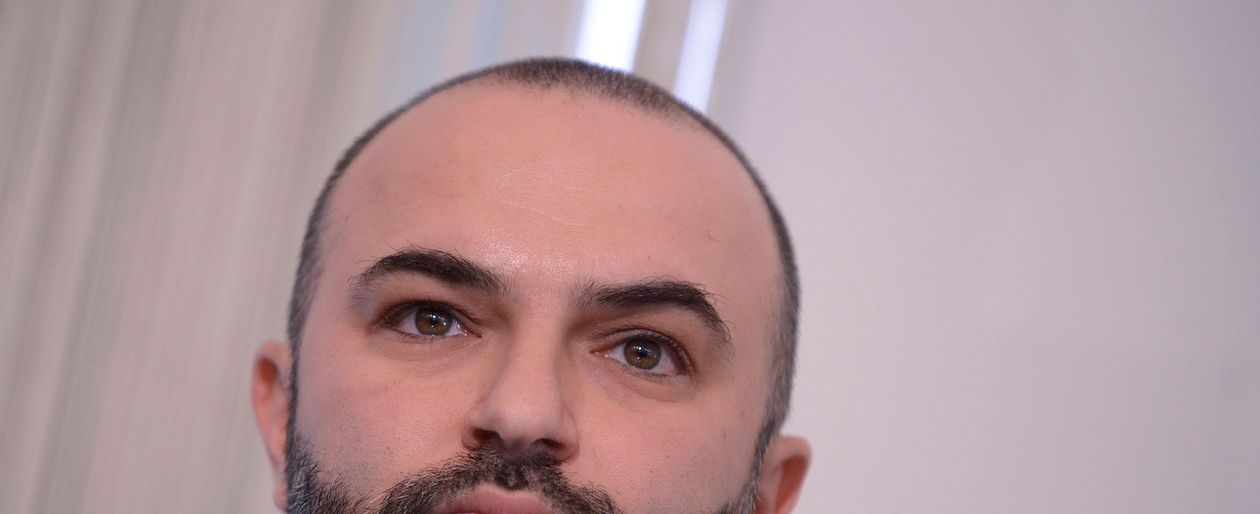 Massimo Bugani non è più socio di Rousseau. Ma resta referente ...
