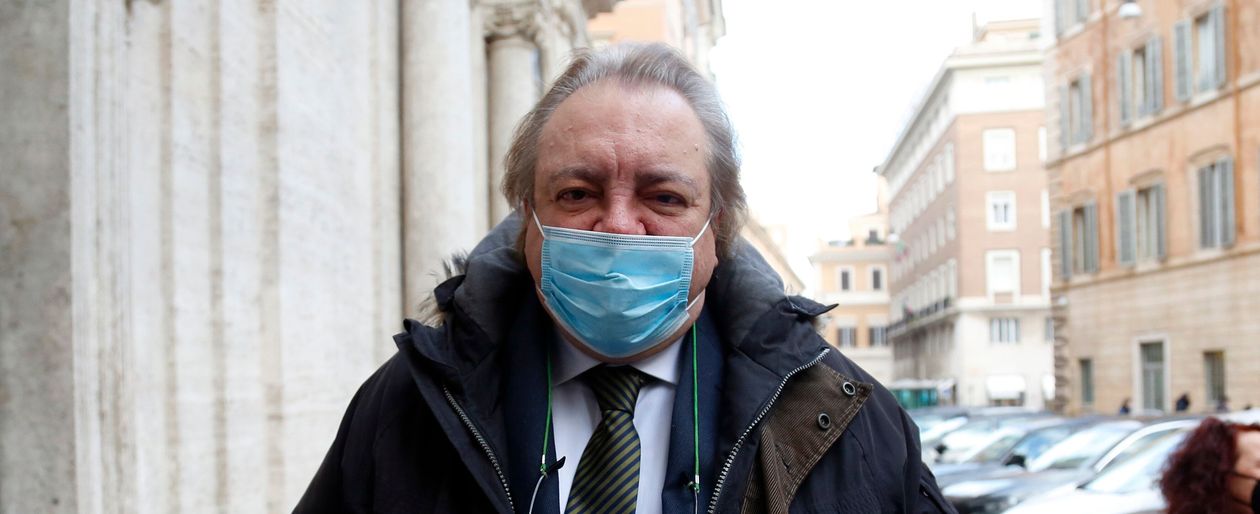 Da Giarrusso no a Conte: "Mi ha cercato, ma non ci sto" - HuffPost Italia