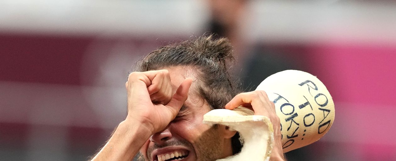 Tamberi in lacrime. Porta in pedana il gesso dell'infortunio del 2016 ...