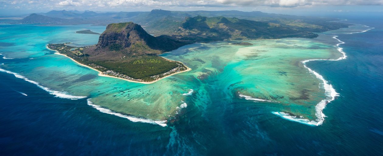 Back to Mauritius, l'isola-continente riapre al turismo fra danze e ...