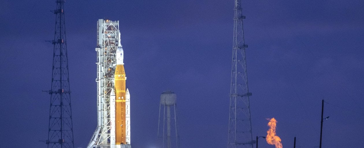 Annullato il lancio di Artemis sulla Luna per un problema tecnico ...