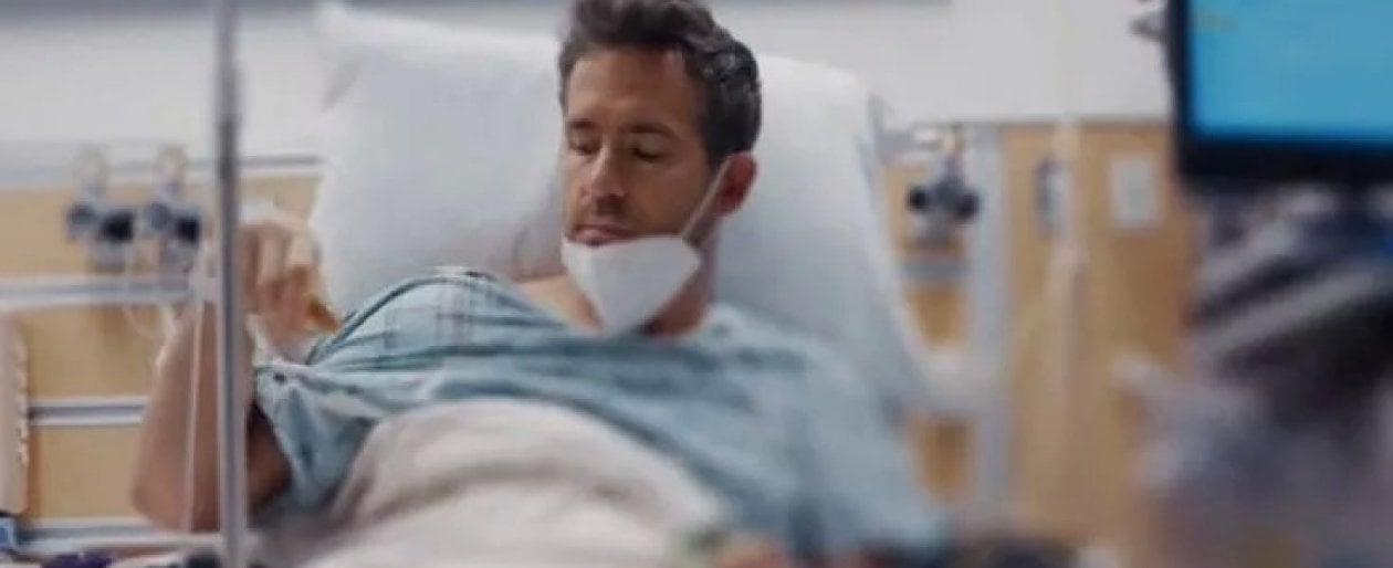 Ryan Reynolds perde una scommessa e si sottopone a un esame: così ha ...