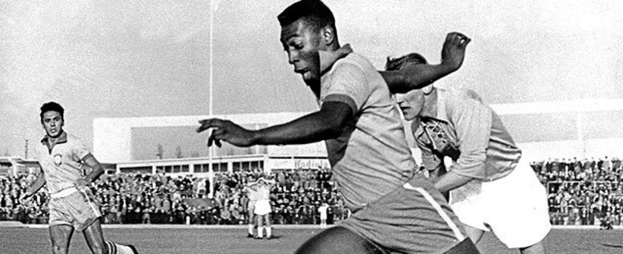Edson, oppure Dico, per tutti Pelé. Una perla nera su campo verde ...