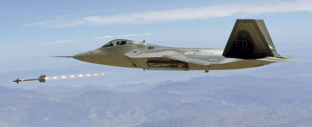 Pentagono: "Oggetto non identificato abbattuto da un F-22 in Alaska ...