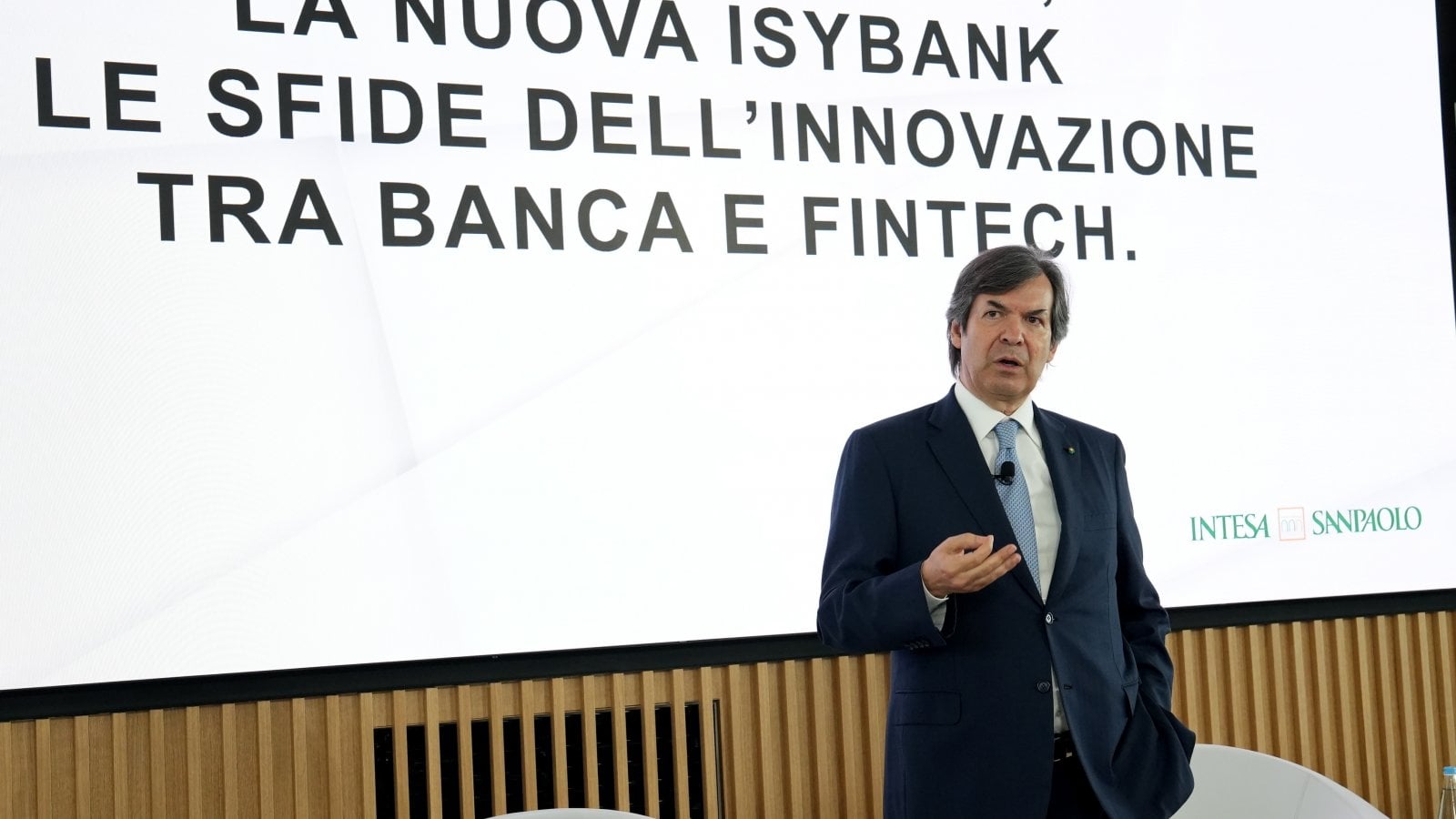 Intesa lancia Isybank, nuova banca all digital. Parte già con 4 milioni ...