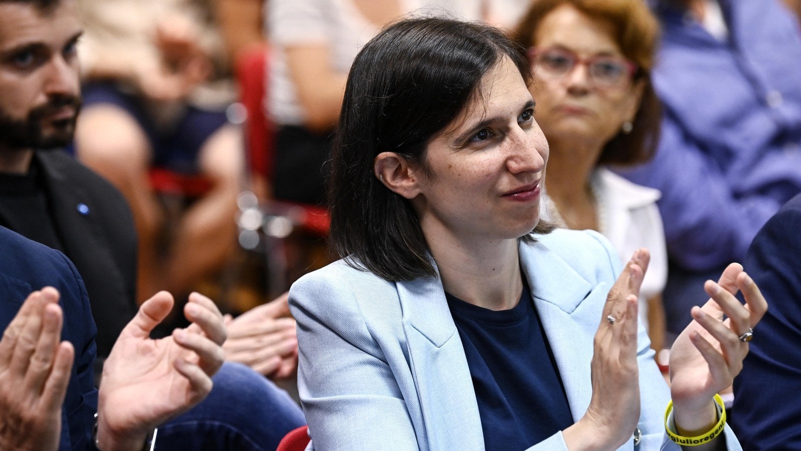 Elly Schlein all'Ultima Spiaggia - HuffPost Italia