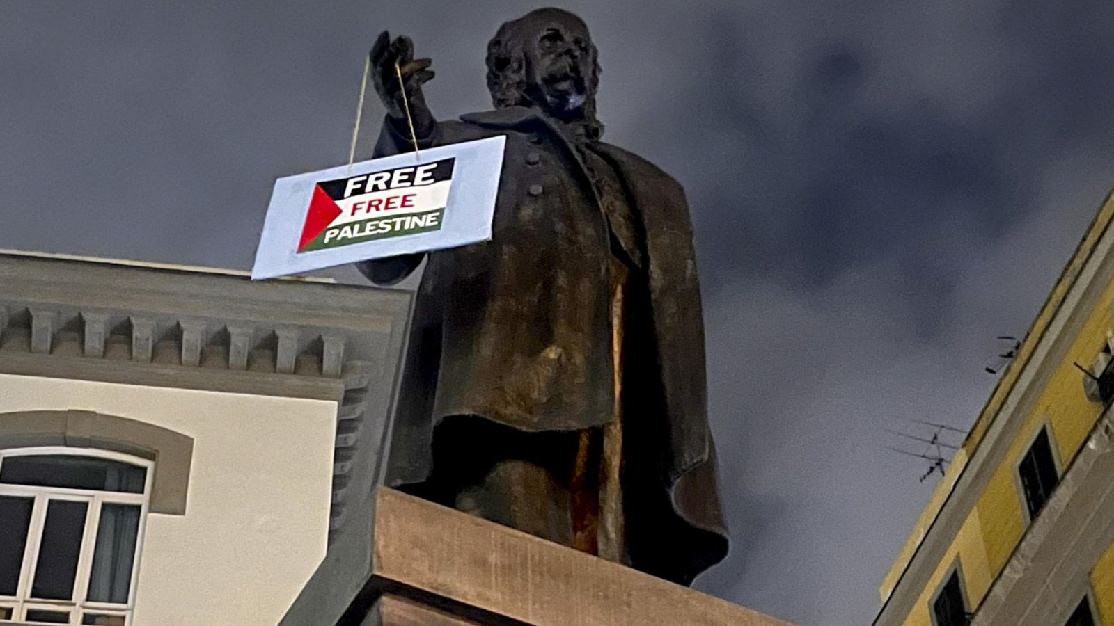 Aridaje coi rosso-bruni. Antisionisti, no vax e putiniani: l'identikit ...