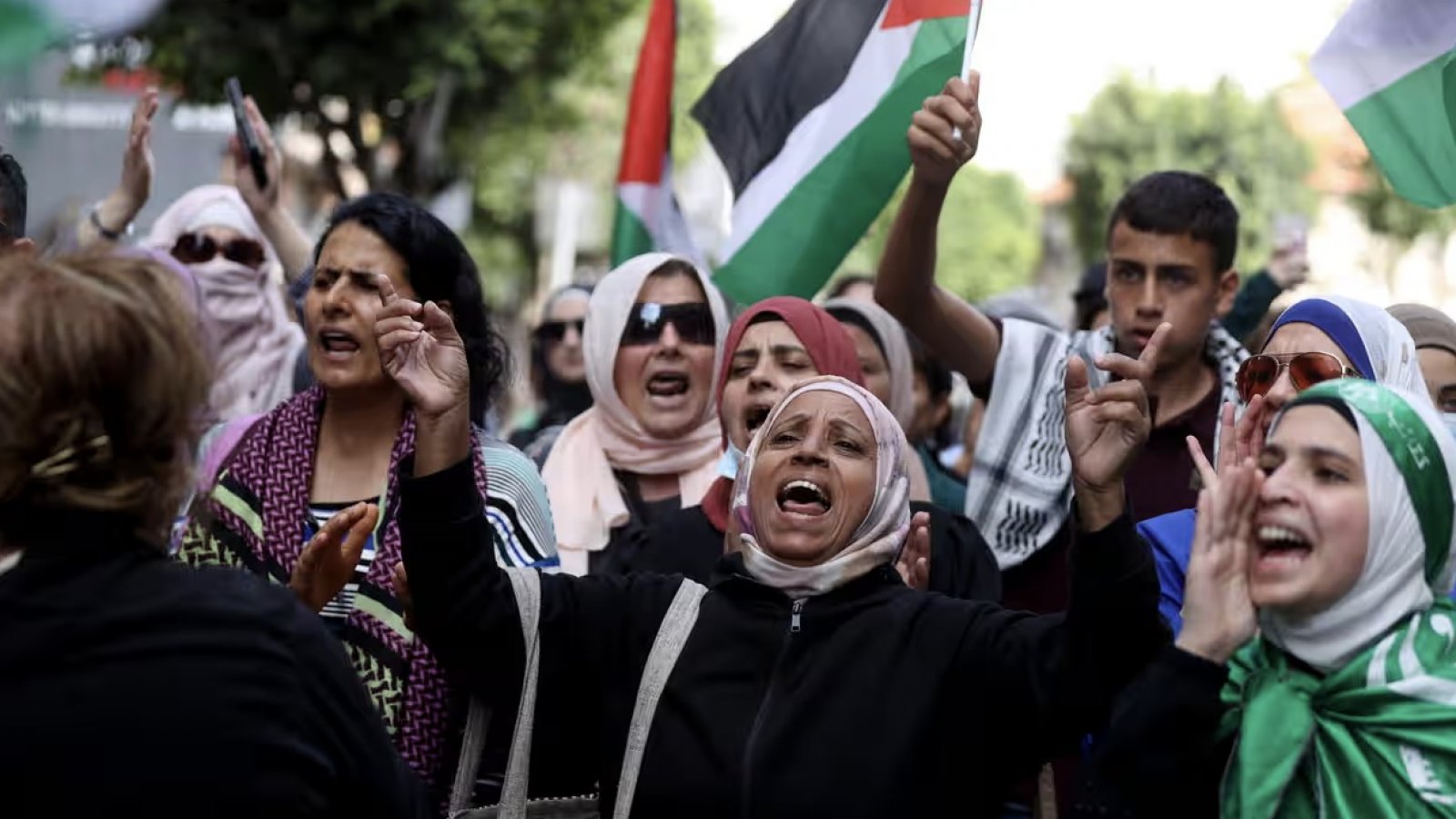 Voci e sondaggi da Gaza. Per i palestinesi l'Anp è corrotta e non ...