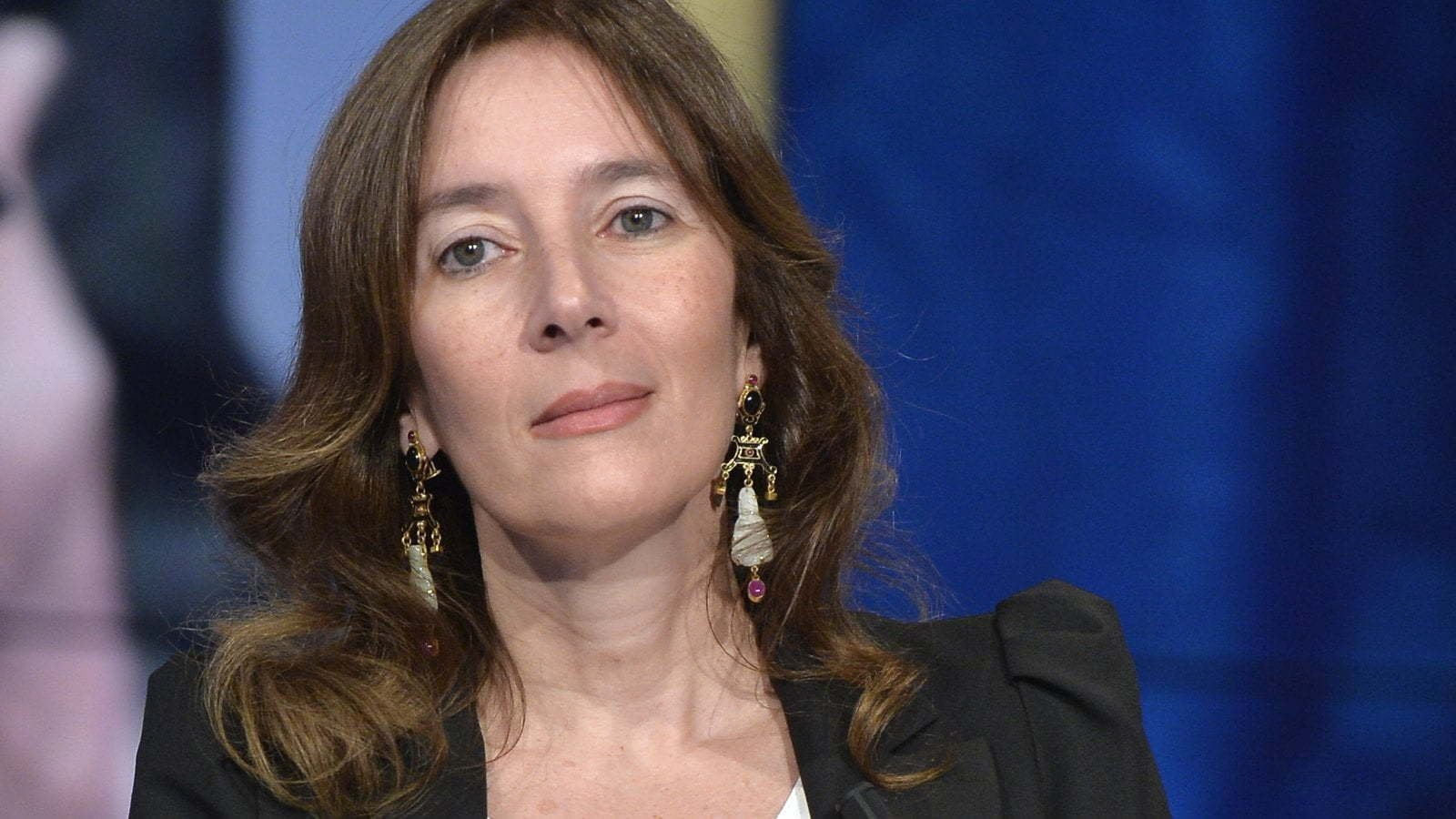 Veronica De Romanis: "Da Renzi a Meloni, tanti pasti gratis. Una droga ...