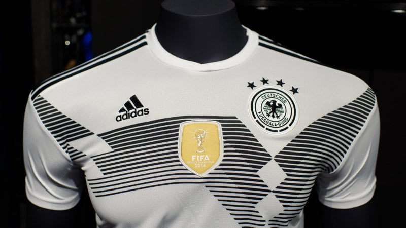 Tradizione e tradimento. L'addio all'Adidas (con l'arrivo di Nike) è un ...