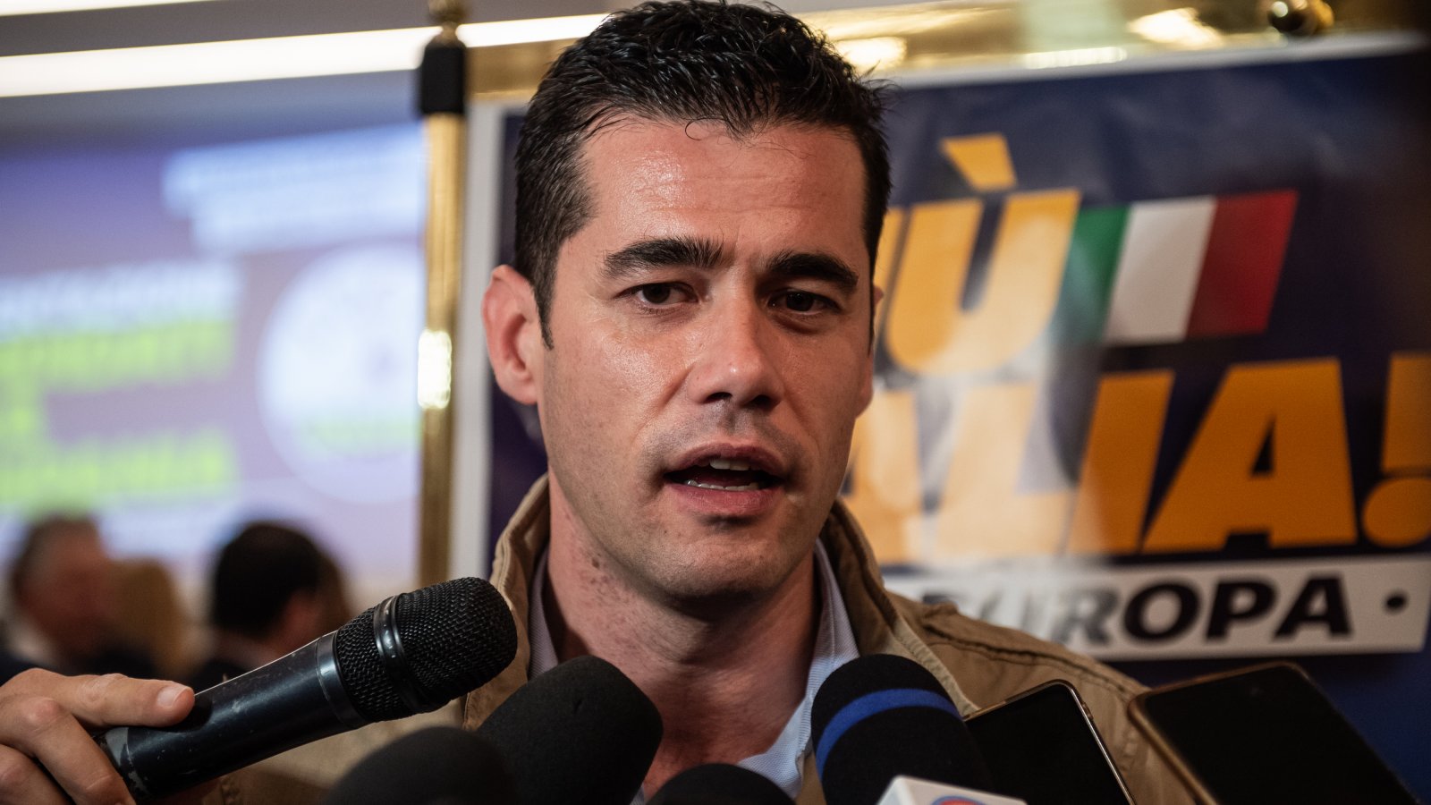 Andrea Crippa: "La Lega dice basta a invii di nuove armi all’Ucraina ...