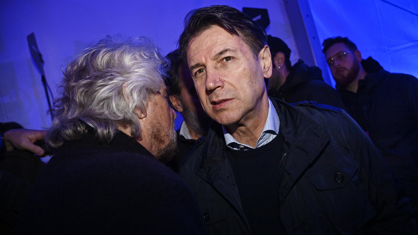 Conte vs Grillo. I due rivoluzionari finiscono a carte bollate ...