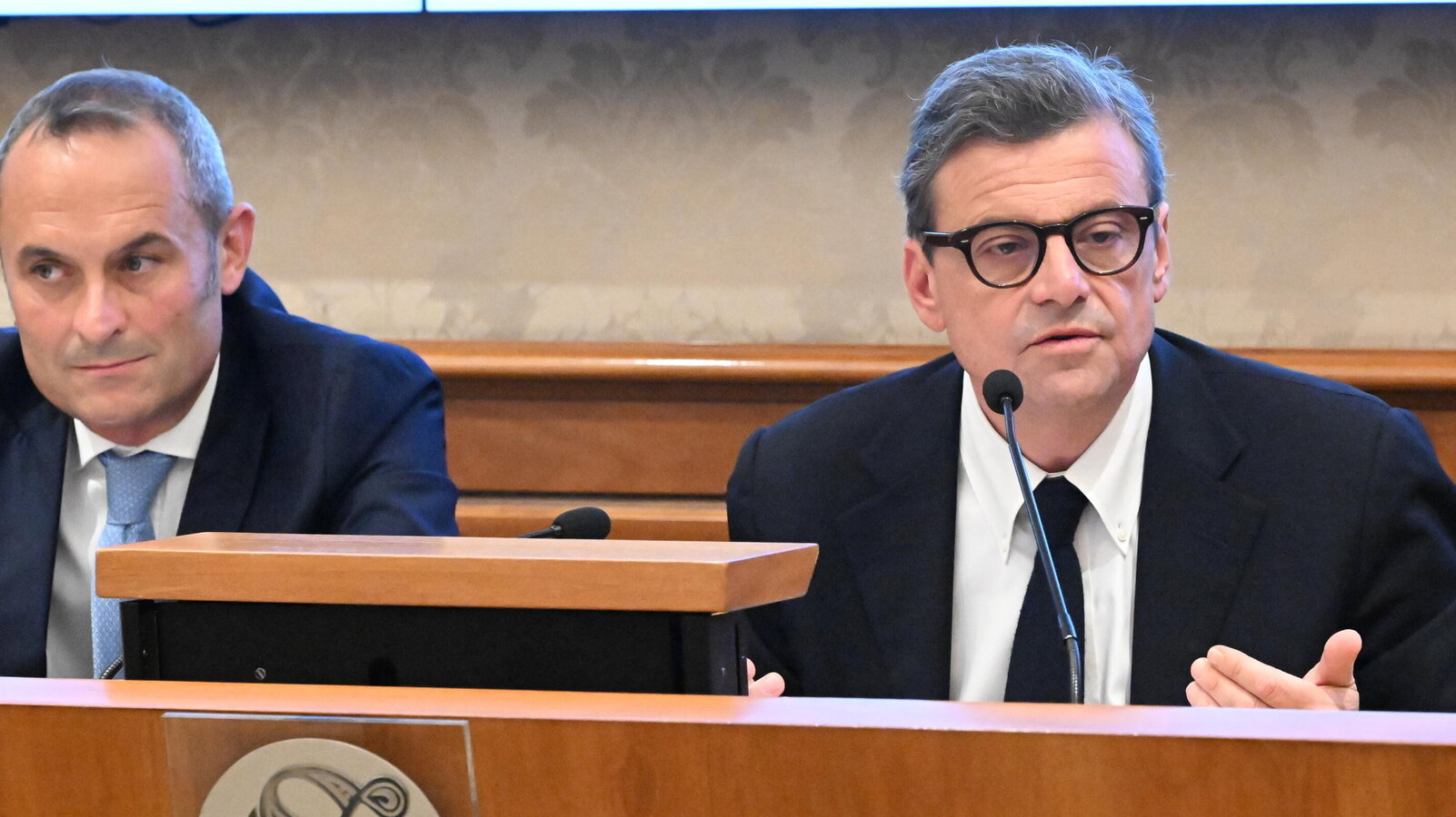 Enrico Costa lascia Azione e torna in Forza Italia - HuffPost Italia