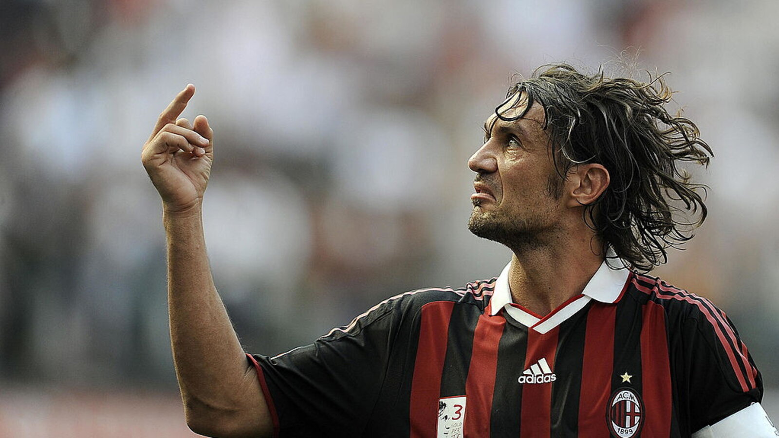 Così fan tutti. Tranne uno. Storia di Maldini e del suo dito medio al ...
