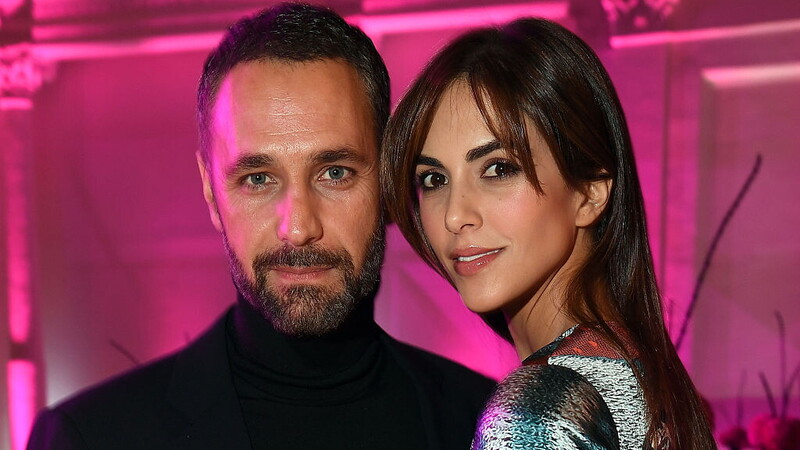Raul Bova, la modella Martina Ceretti e le parole dell'avvocato: "Fango ...
