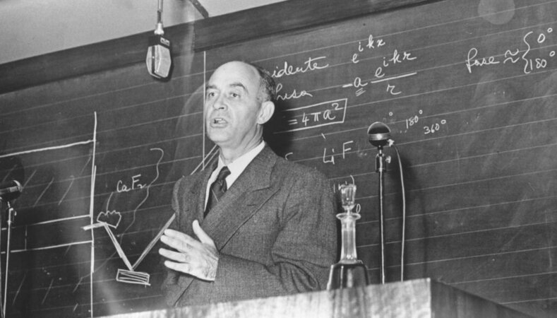 Enrico Fermi era un genio o un uomo senza scrupoli? Scontro tra Carlo ...
