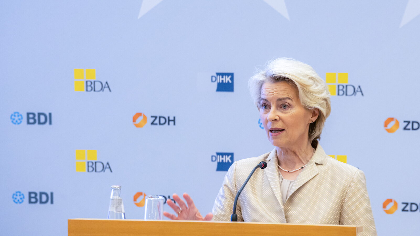 Le sanzioni più dure di sempre. L'Ue ci riprova, la Russia sconfina ...