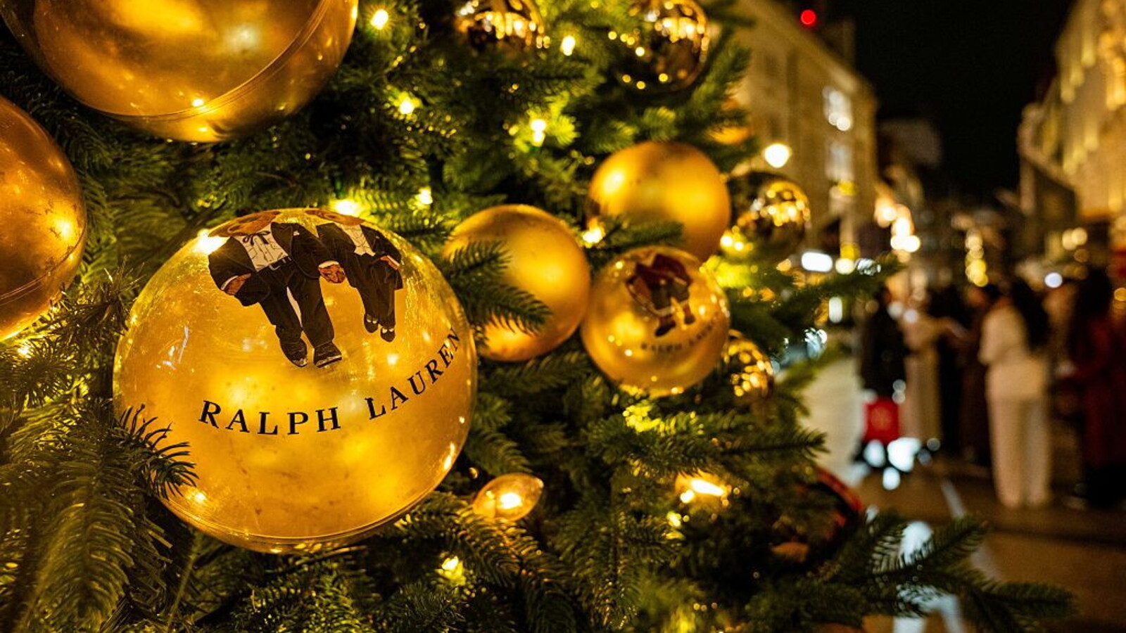 La Gen Z sogna un “Natale alla Ralph Lauren” nell’America del dollaro ...