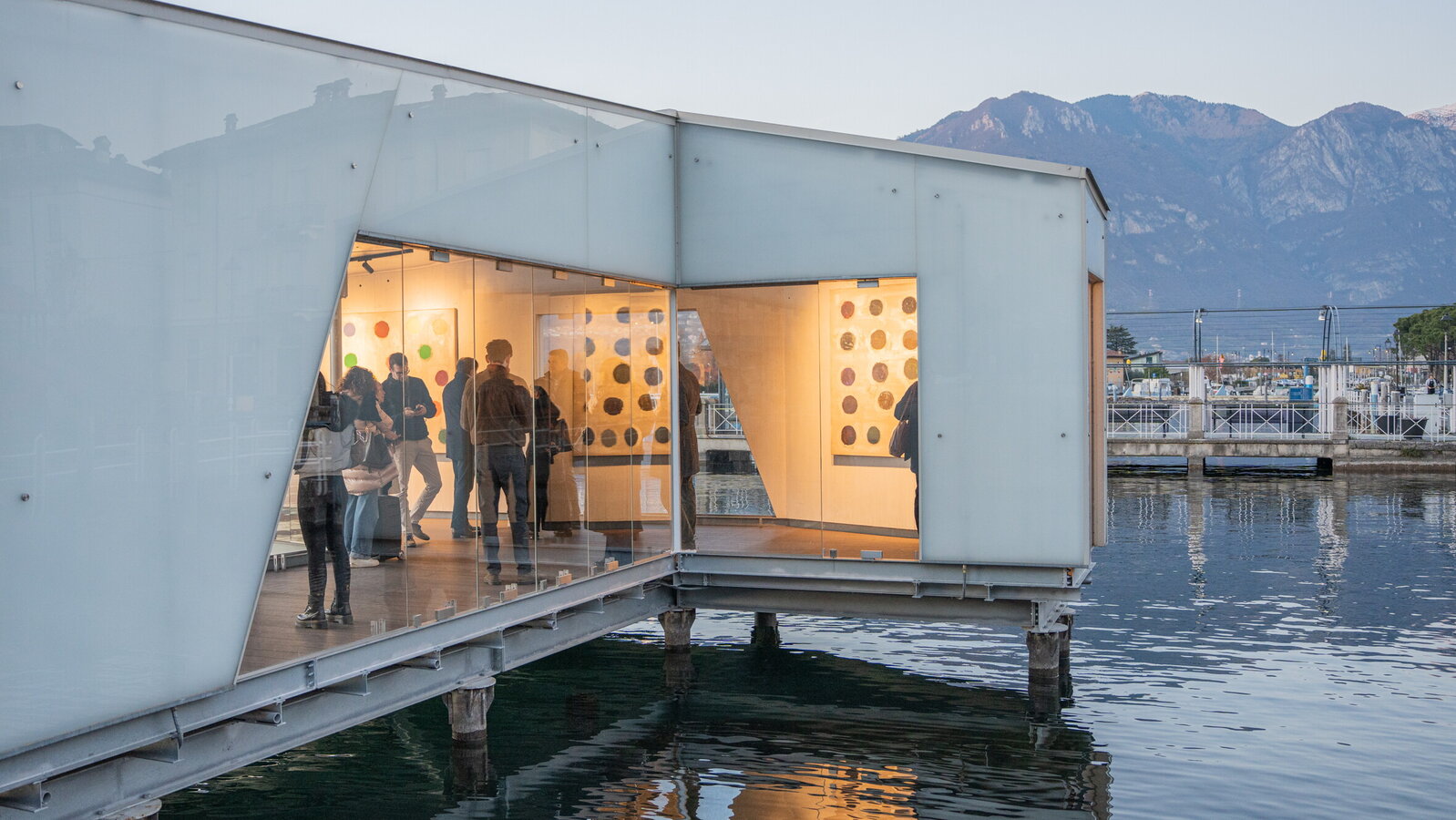 Al lago d’Iseo apre il Mirad’Or, il primo museo galleggiante d’Italia ...