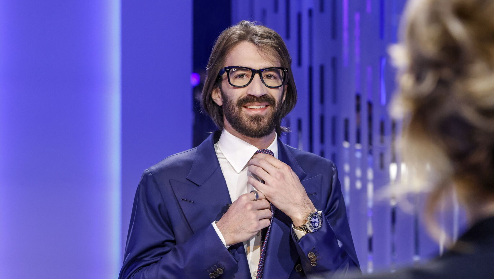 Partita miliardaria su Delfin. Leonardo Maria Del Vecchio punta le ...
