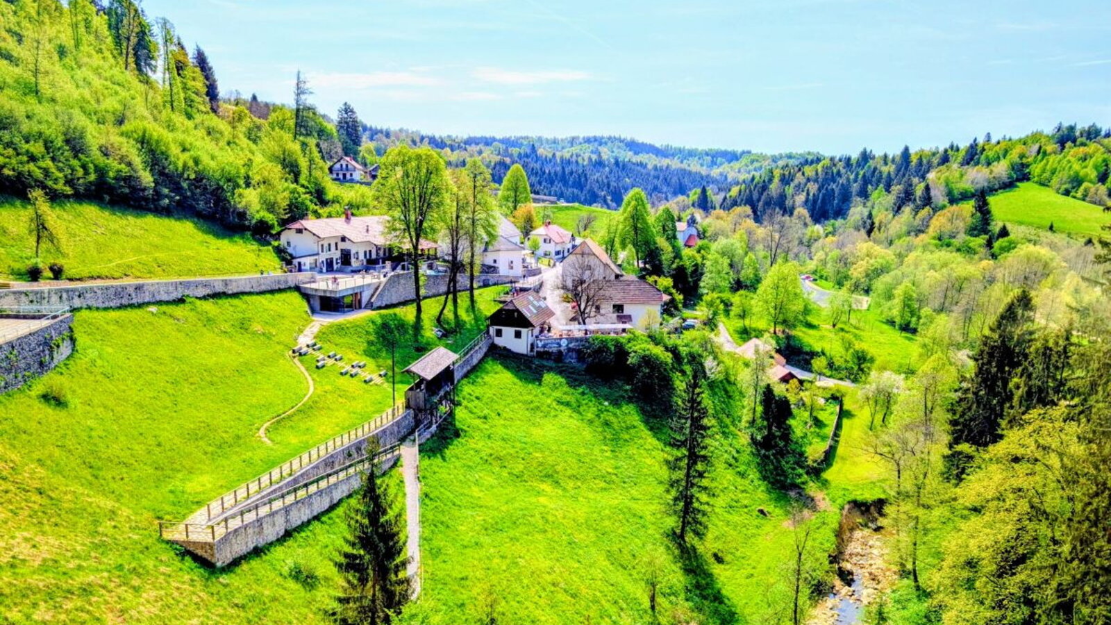 Viaggiare in Slovenia, la terra verde da sentire - HuffPost Italia