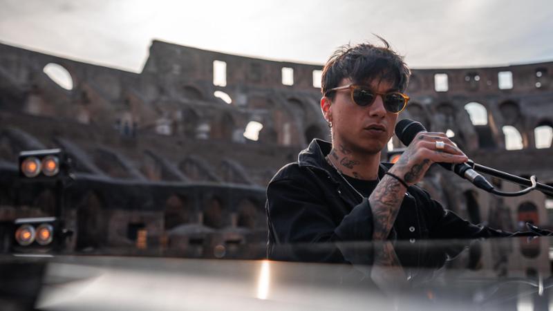 Ultimo al Colosseo, un concerto record fra energia e proteste - Il ...