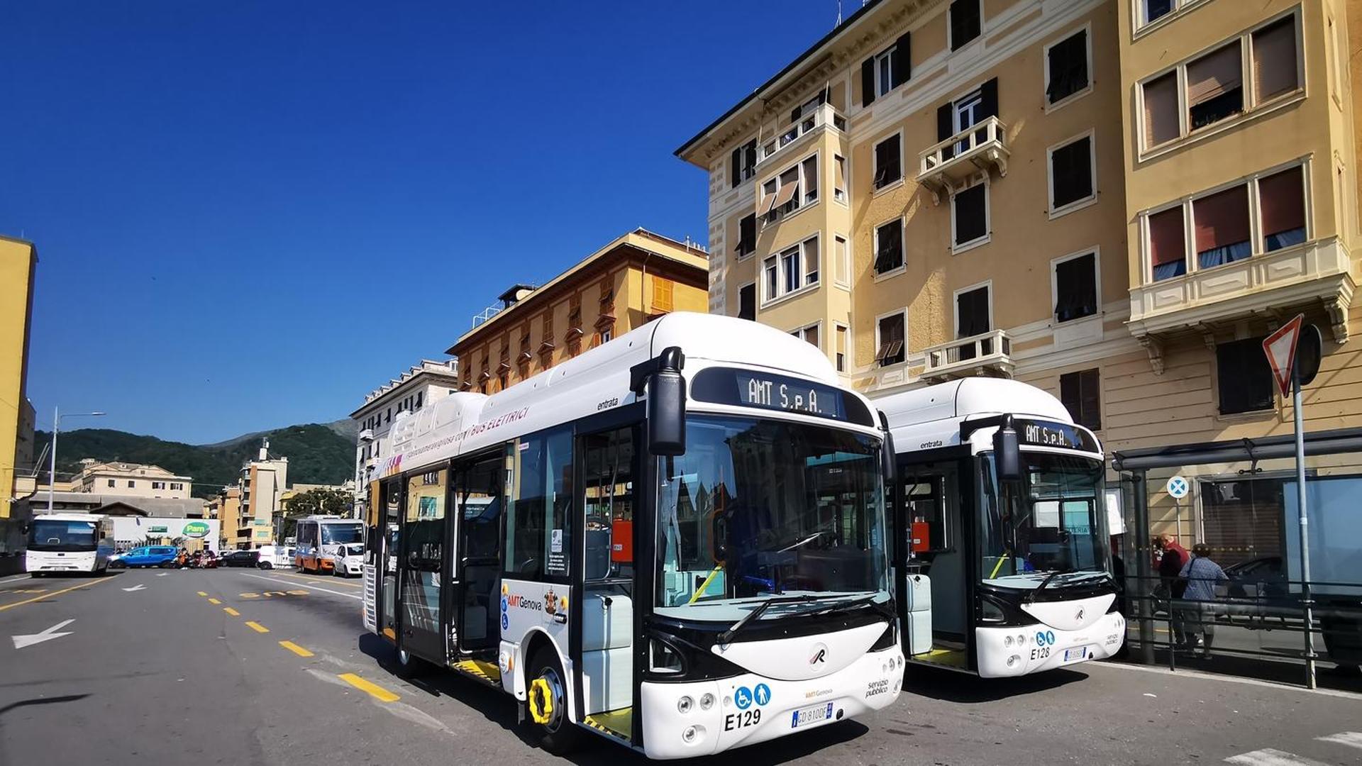 Genova, gli autobus elettrici arrivano a Ponente. Linea green a Voltri ...