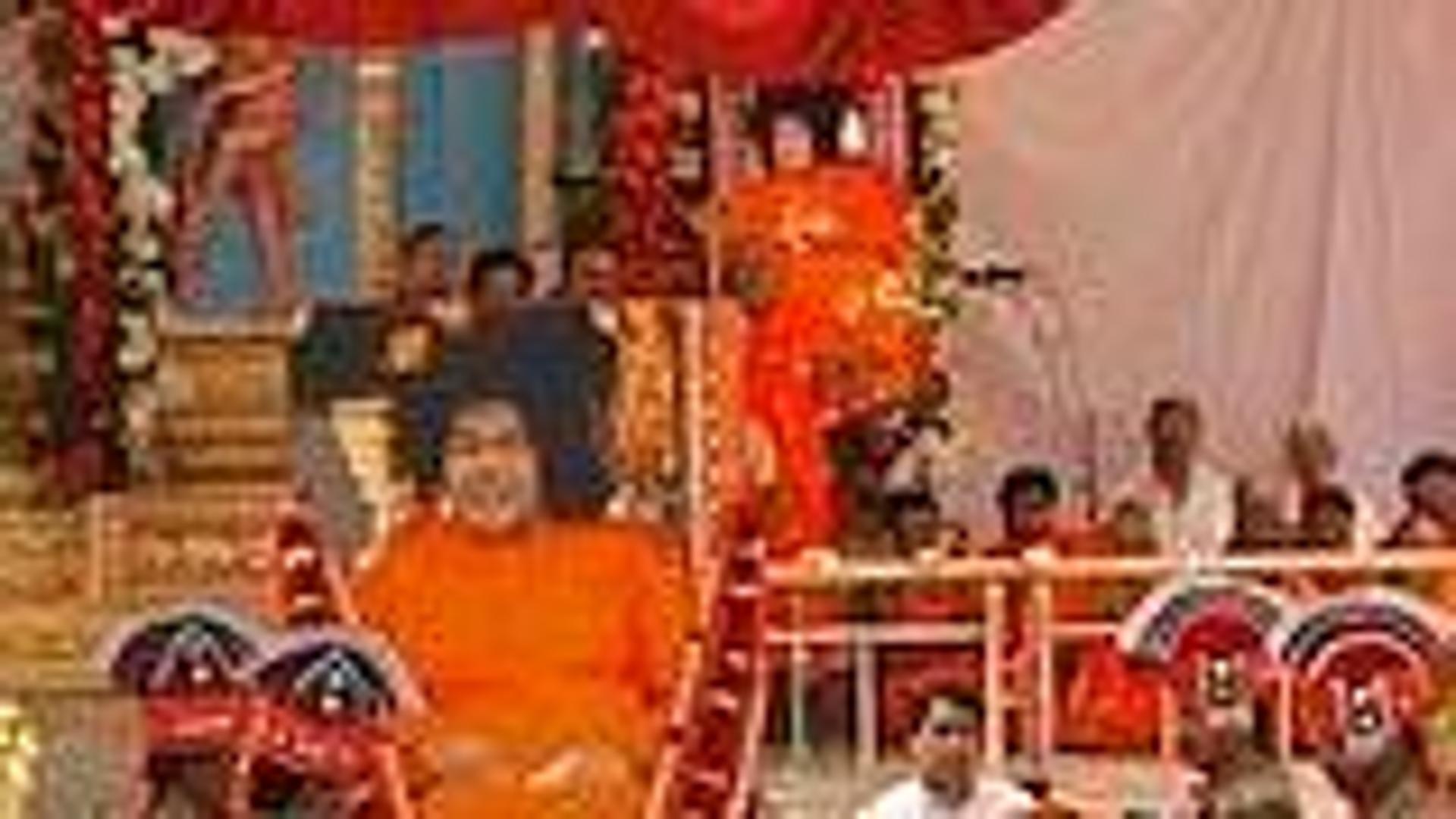 Sai Baba sepolto a Puttaparthi - Il Secolo XIX
