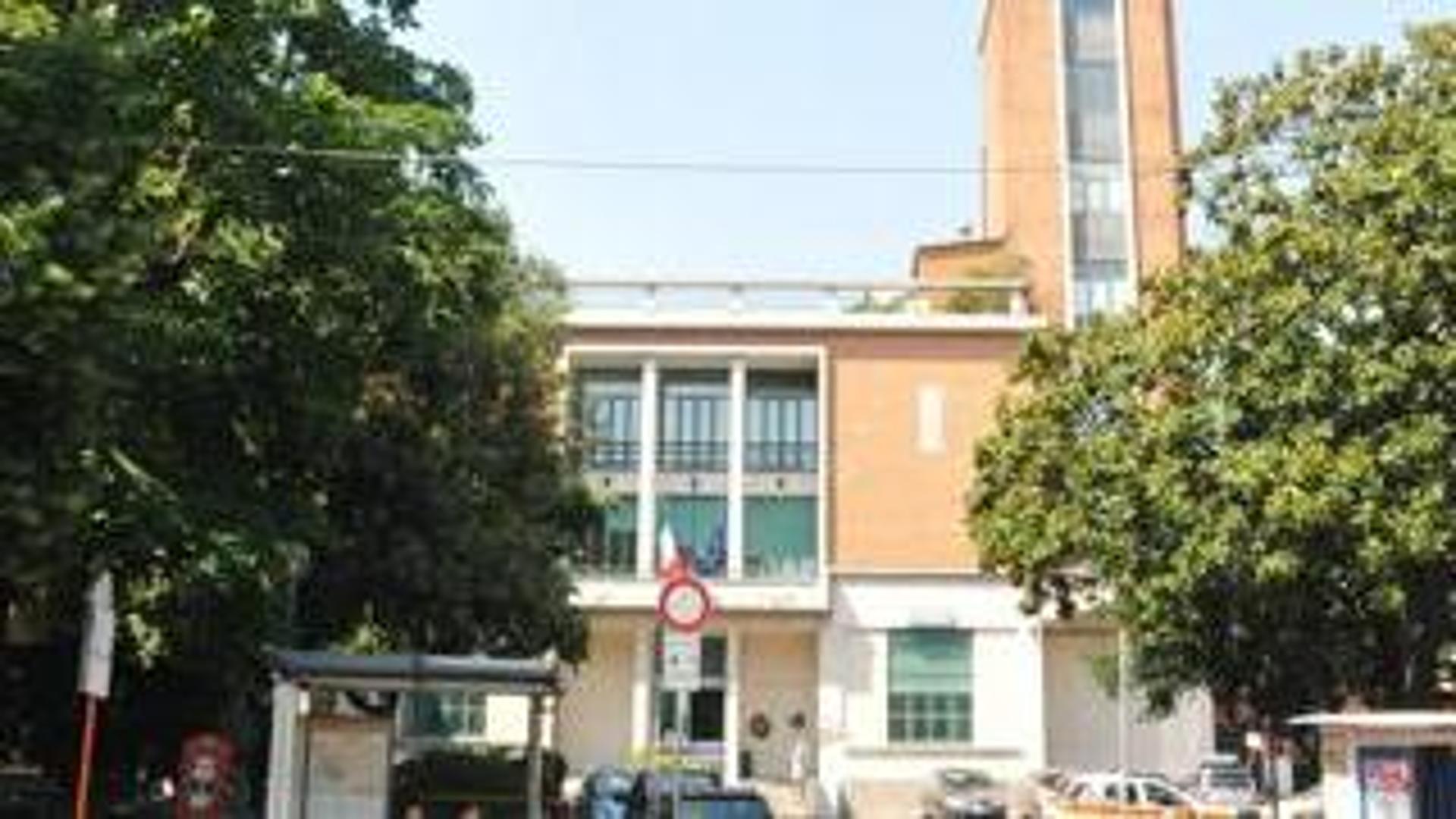 Aggredisce poliziotti nel commissariato di Cornigliano: in manette - Il ...