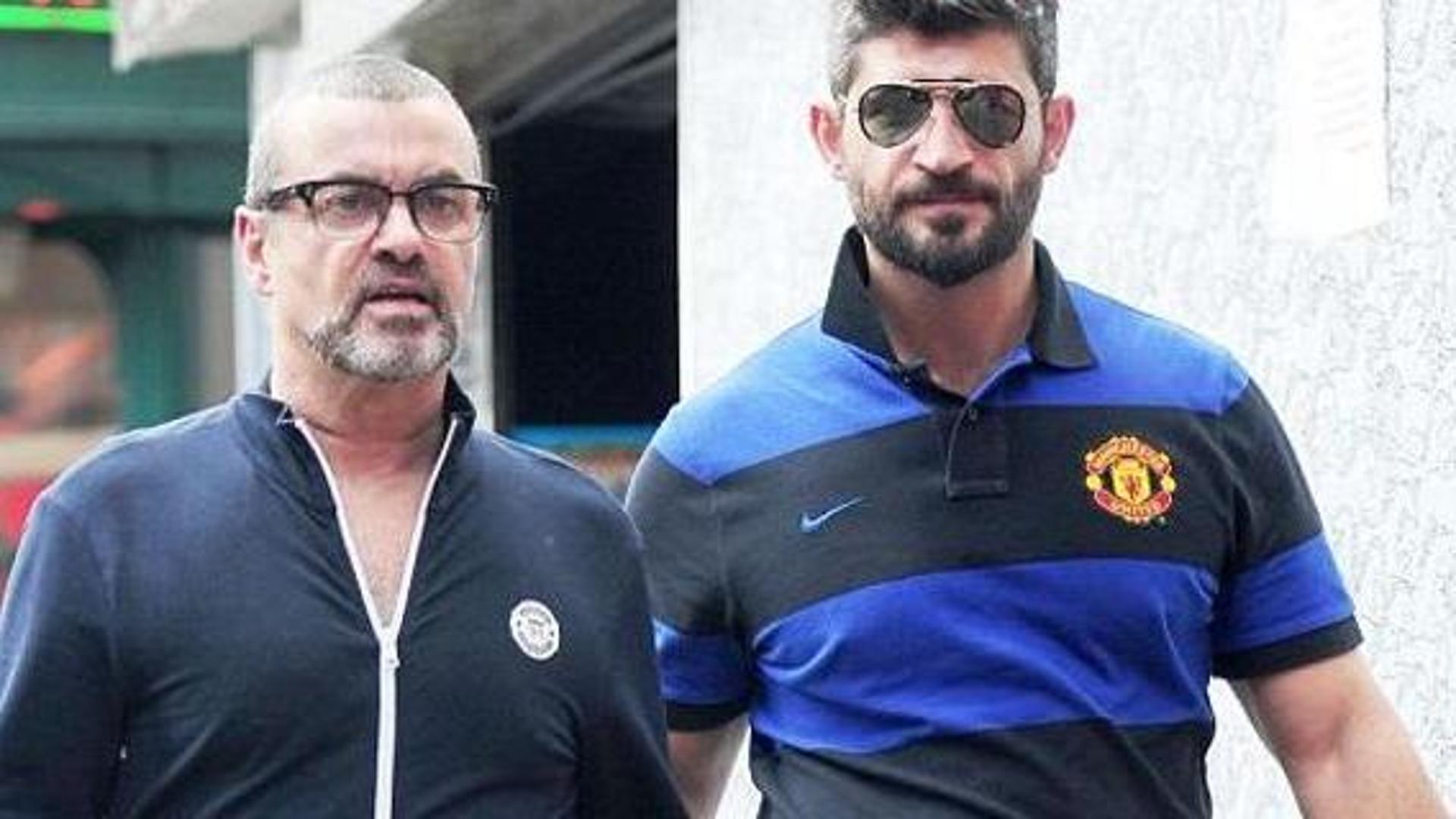 L’ultima notte di George Michael, il compagno: «Ho dormito in macchina ...