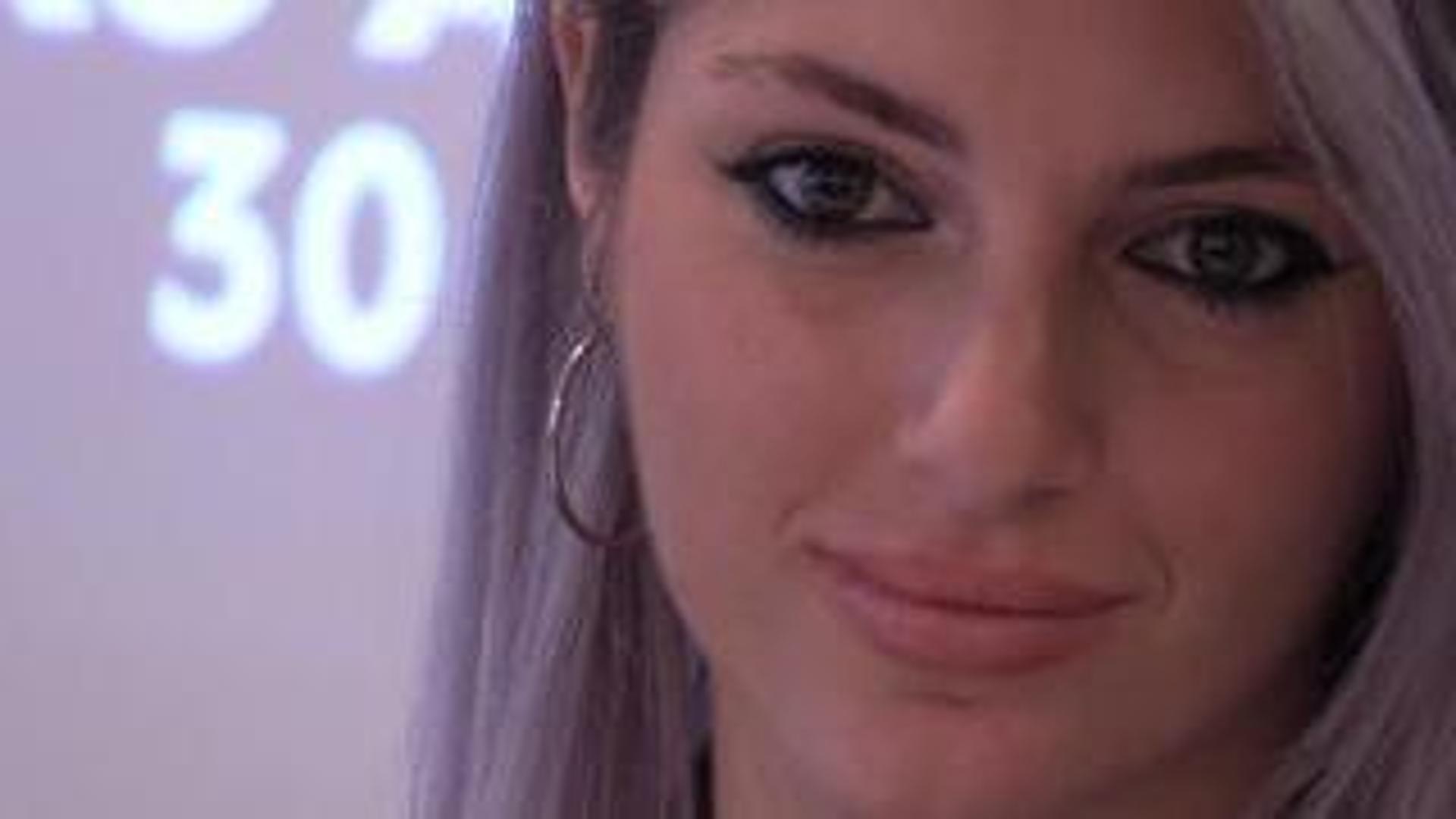 Ciclone Georgia Mos, la dj donna cresciuta a Sanremo, all'Ariston Comic ...