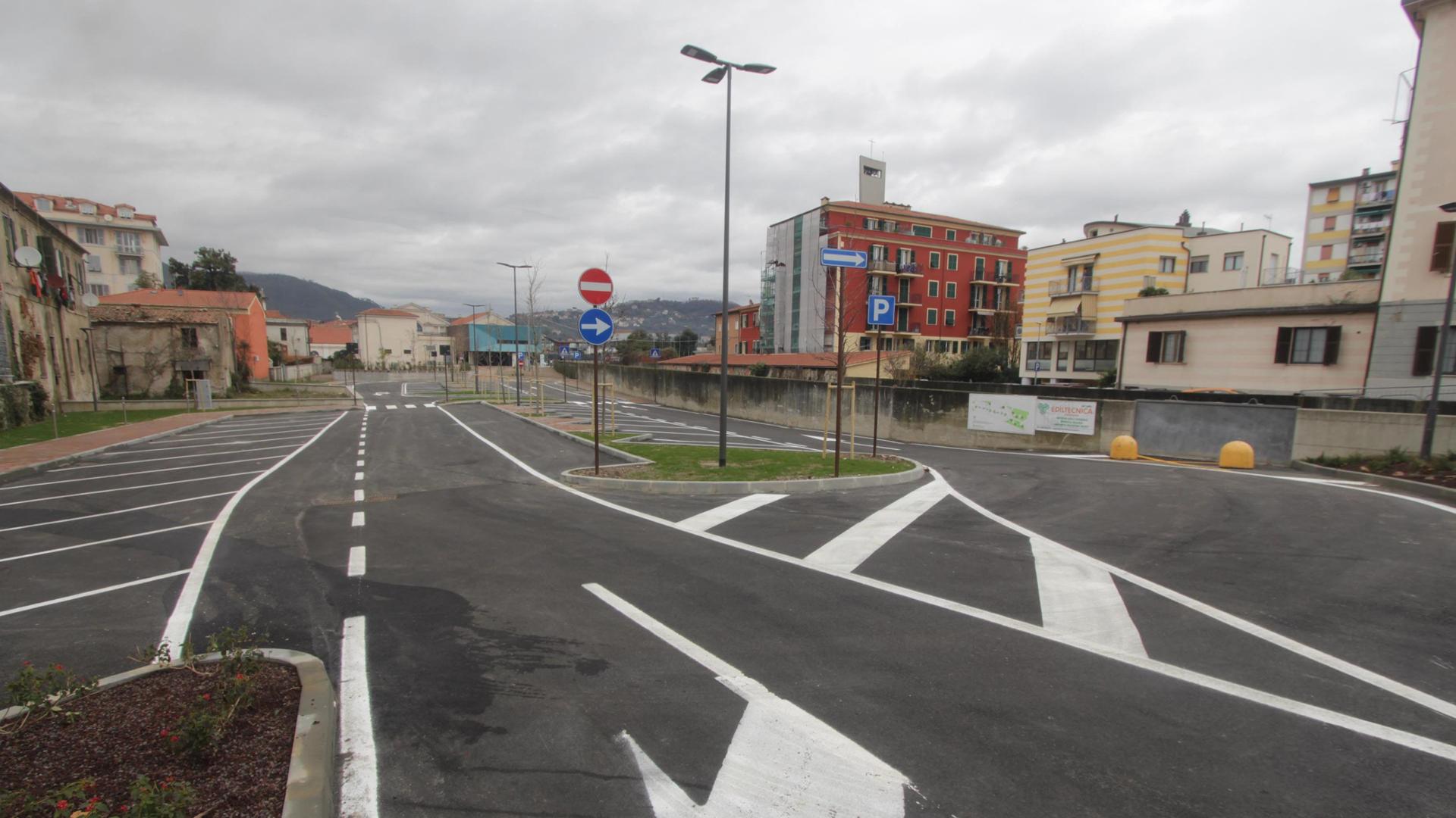 La Spezia, nuova area parcheggio inaugurata dal Comune nel quartiere ...