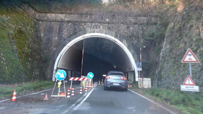 Litoranea delle Cinque Terre, la galleria di Biassa è al buio - Il ...