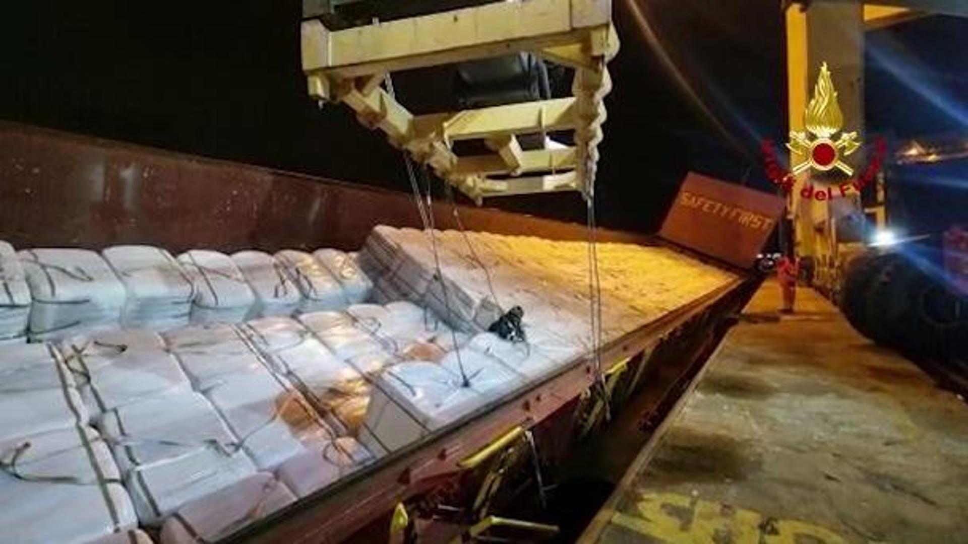 Terminal Messina, nave si inclina nel porto di Genova - Il Secolo XIX
