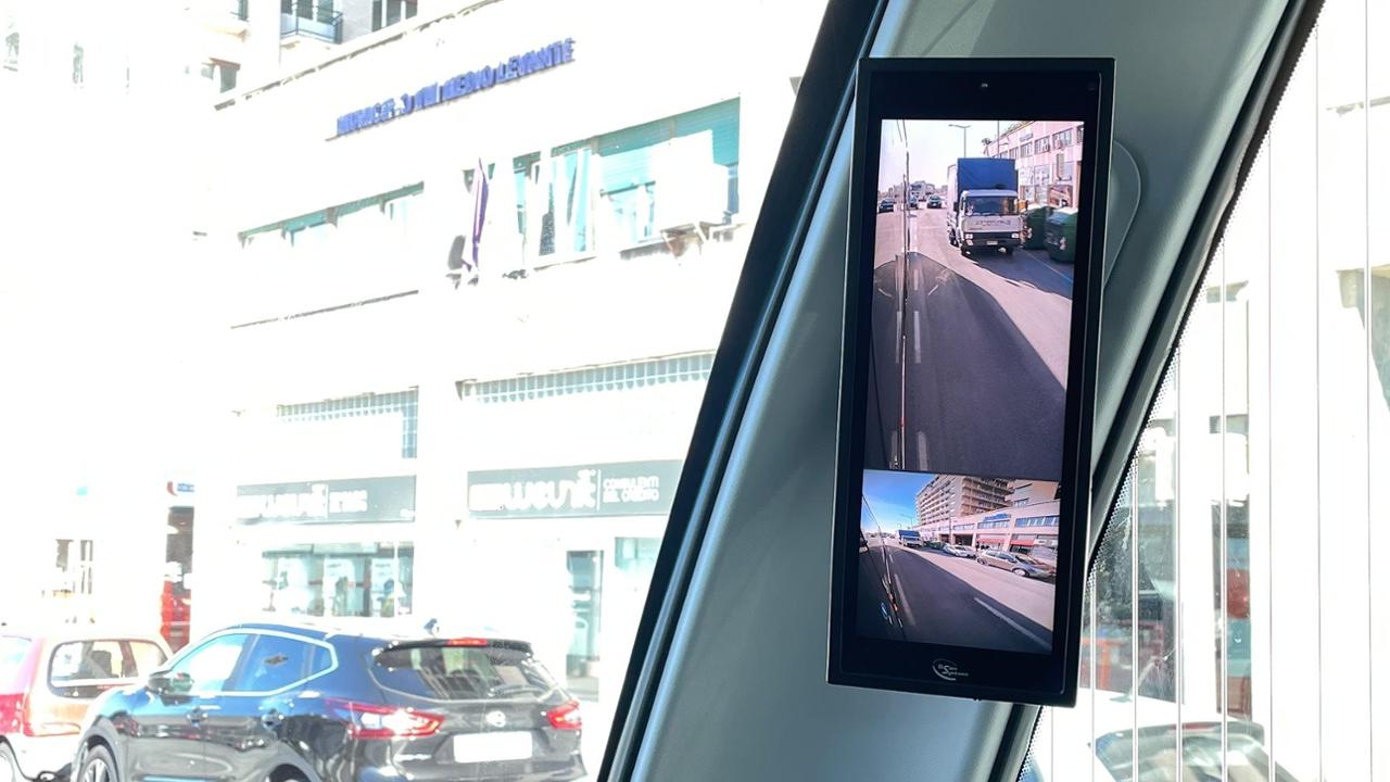 Genova, Amt sperimenta nuovi bus elettrici - Il Secolo XIX