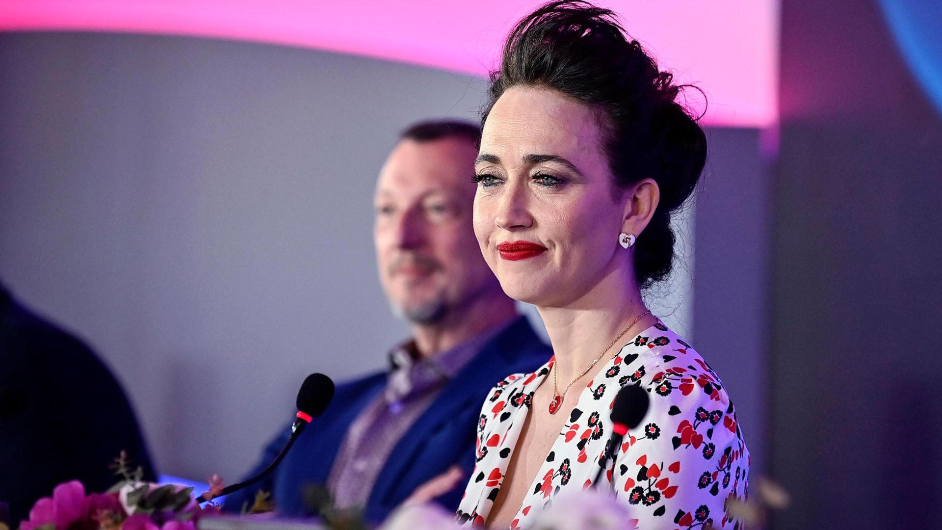 Chi è Chiara Francini, l’attrice televisiva sul palco di Sanremo 2023 ...