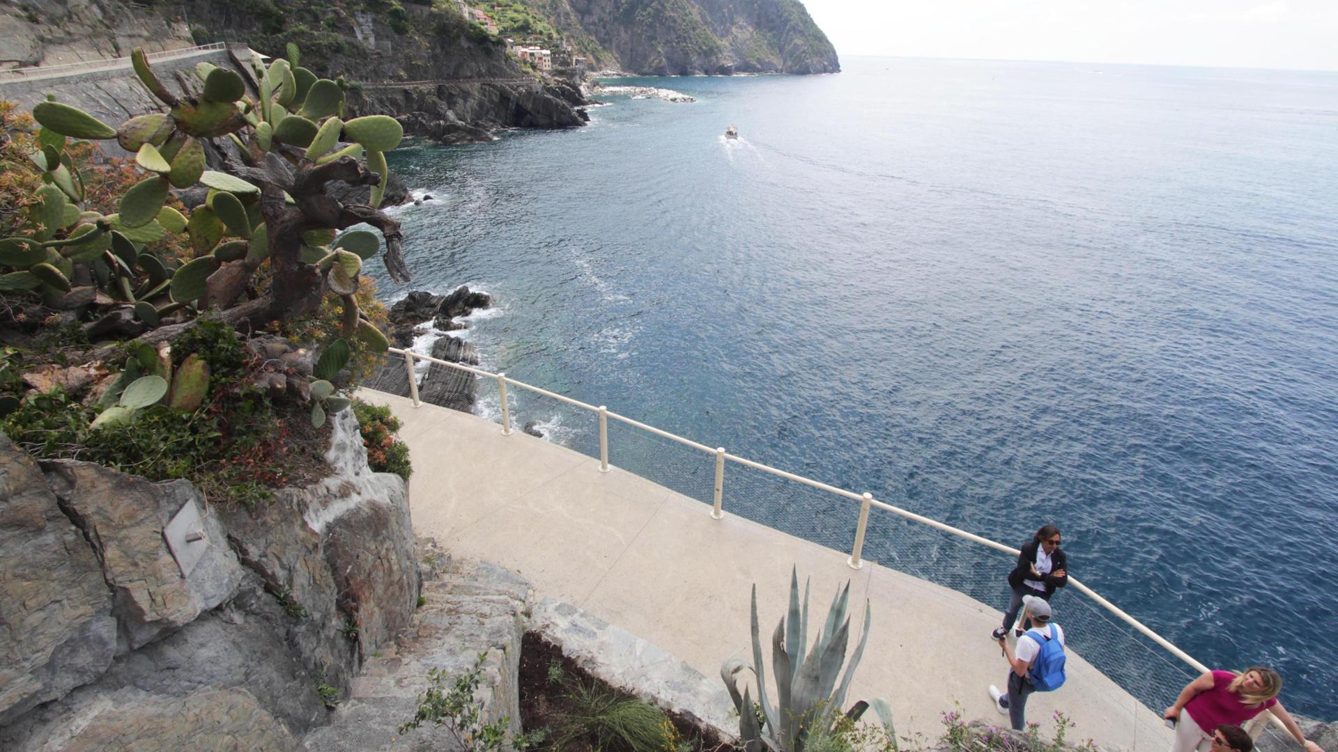 Via dell’Amore, primi passi nel tesoro ritrovato delle Cinque Terre ...