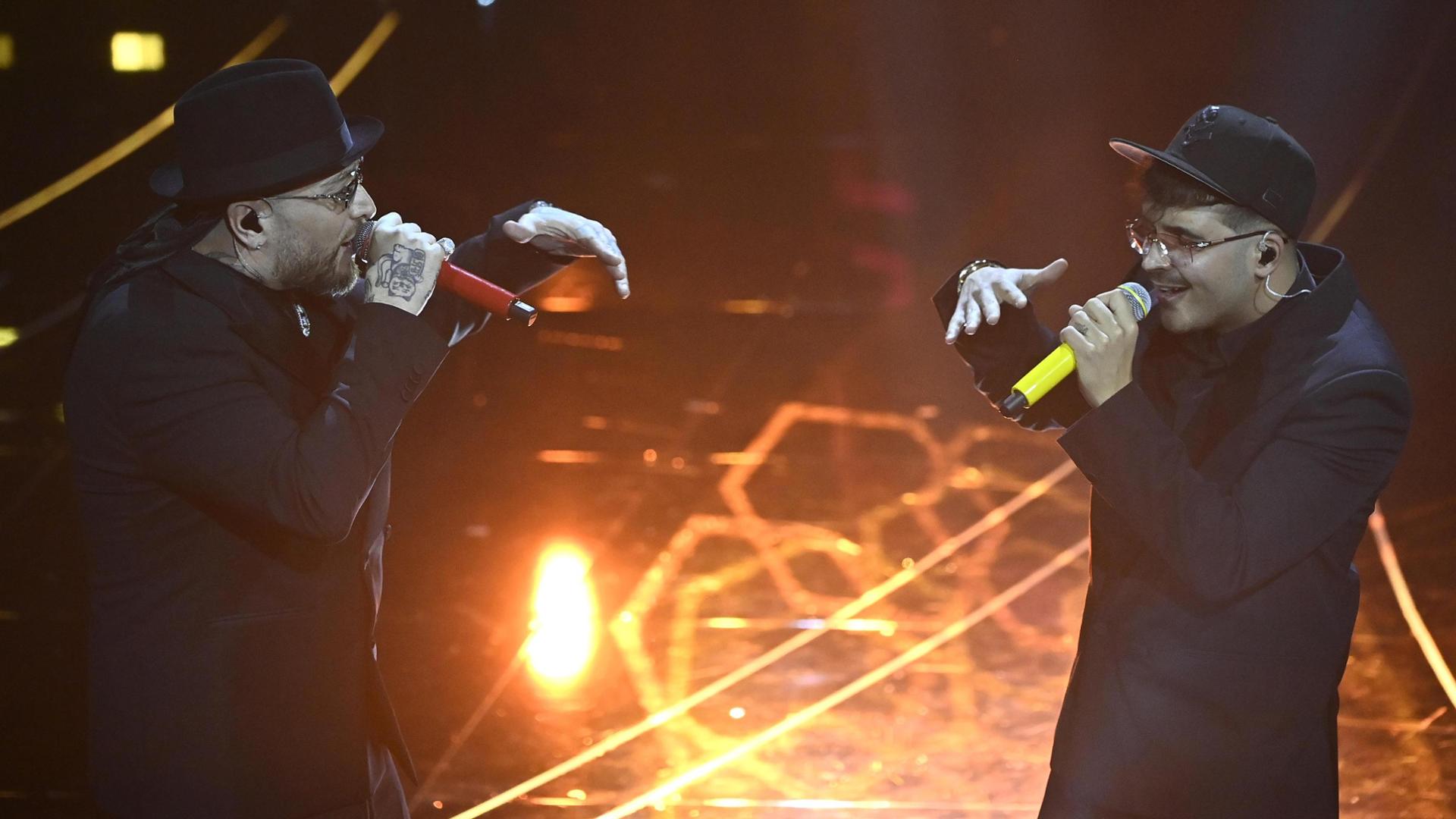 Sanremo, la serata dei duetti: vince Geolier con i rapper. Mango ...