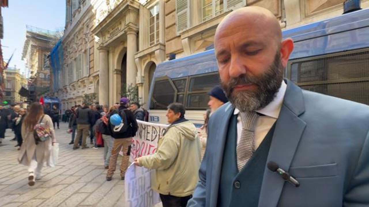 Presidio davanti a Palazzo Tursi contro la missione nel mar Rosso ...