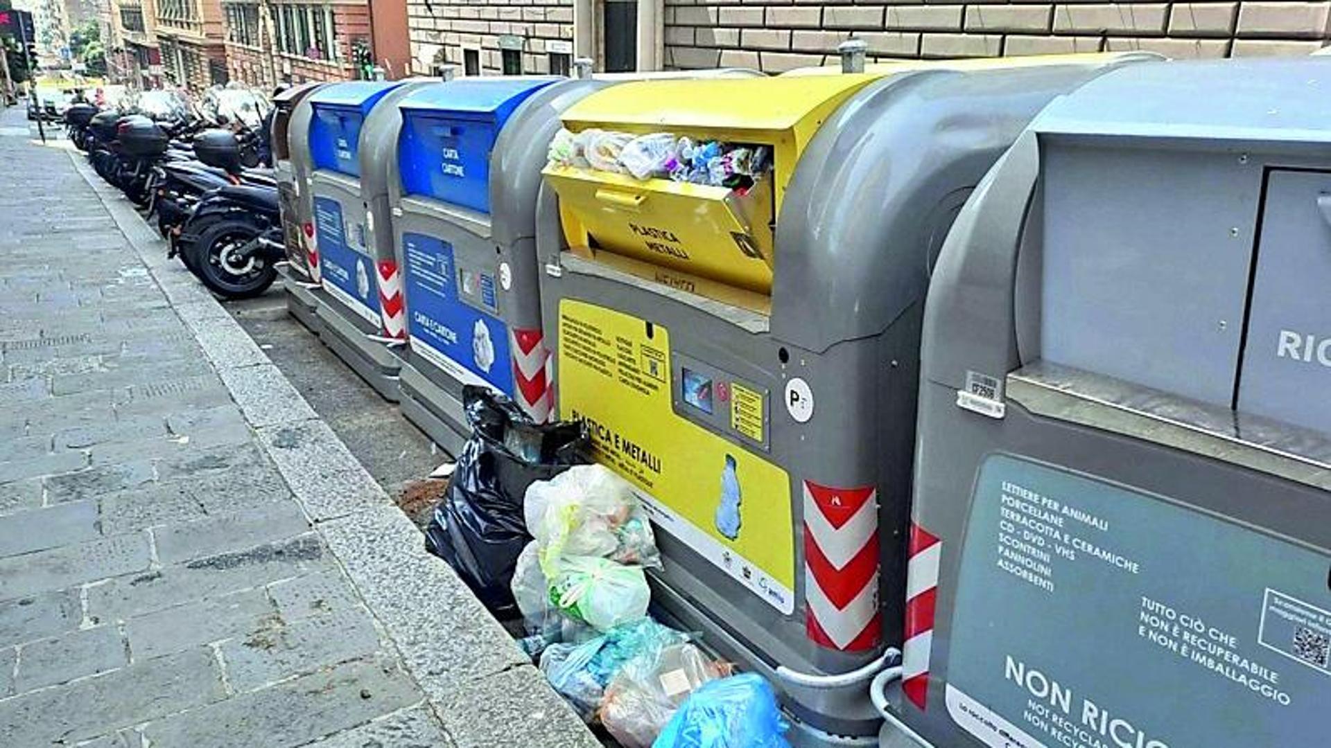 Genova, i cassonetti smart non vanno a Ponente: incompatibili con la ...