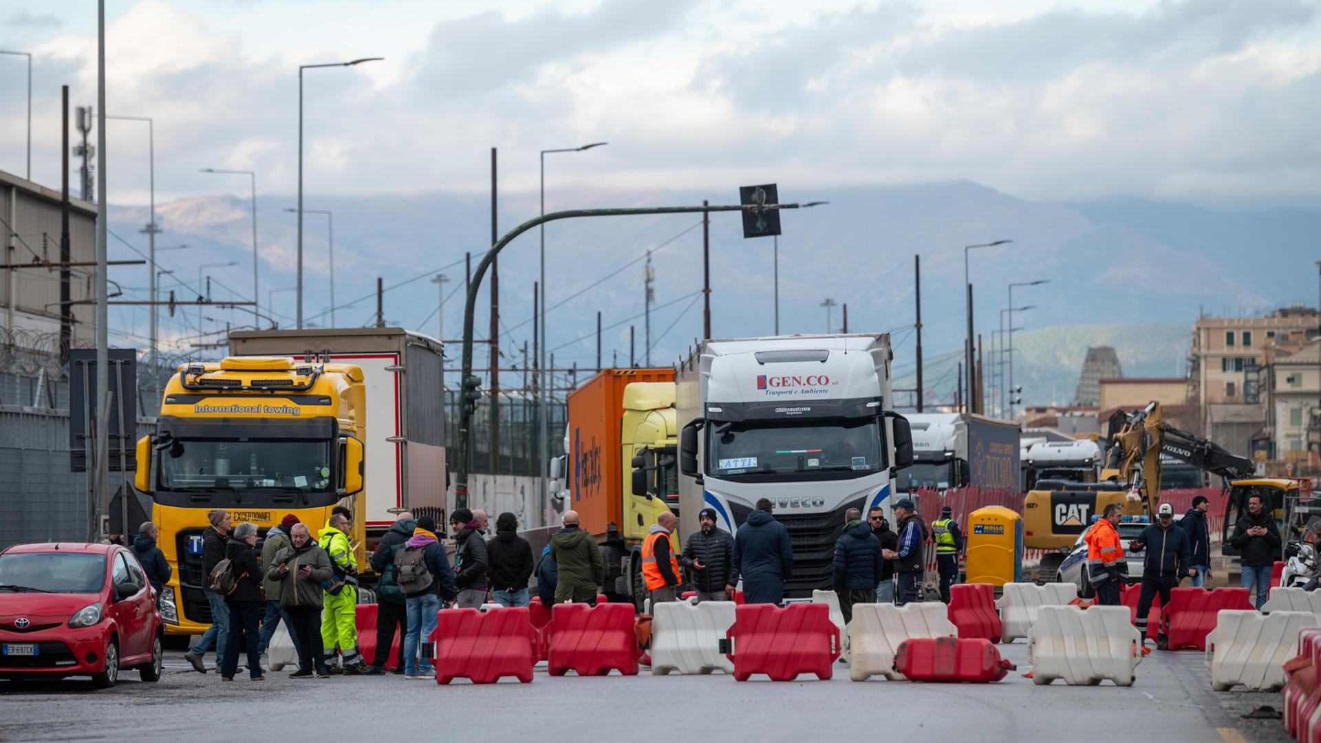 Camallo investito e ucciso in porto, parla il collega rimasto ferito ...