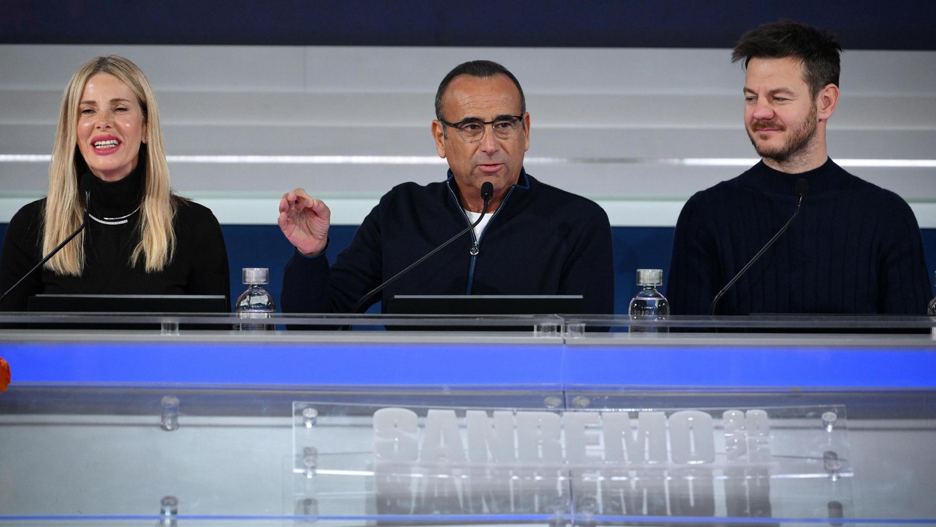 Sanremo, ecco l'ordine di uscita dei cantanti per la finale. Marcuzzi e ...