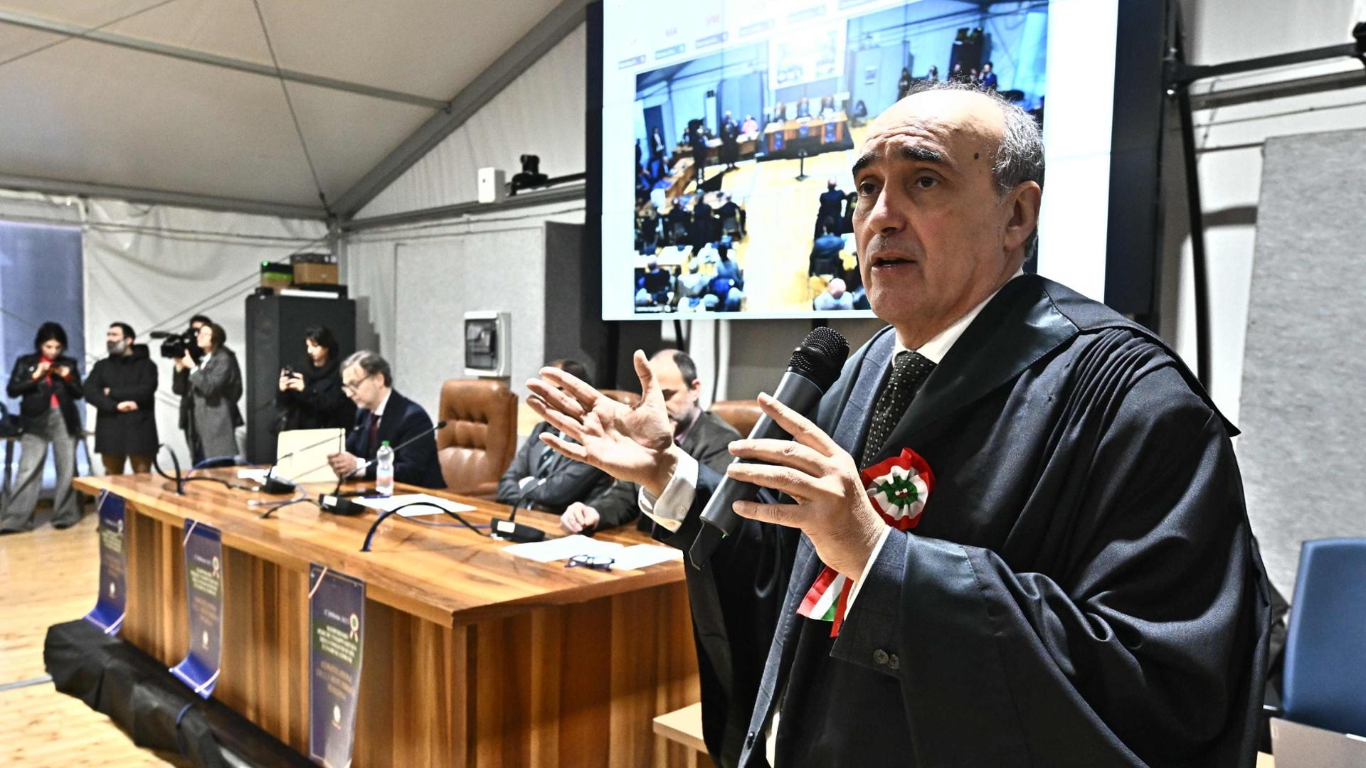 Donna in fuga, il giudice: “L’adozione solo se la bimba è in pericolo ...
