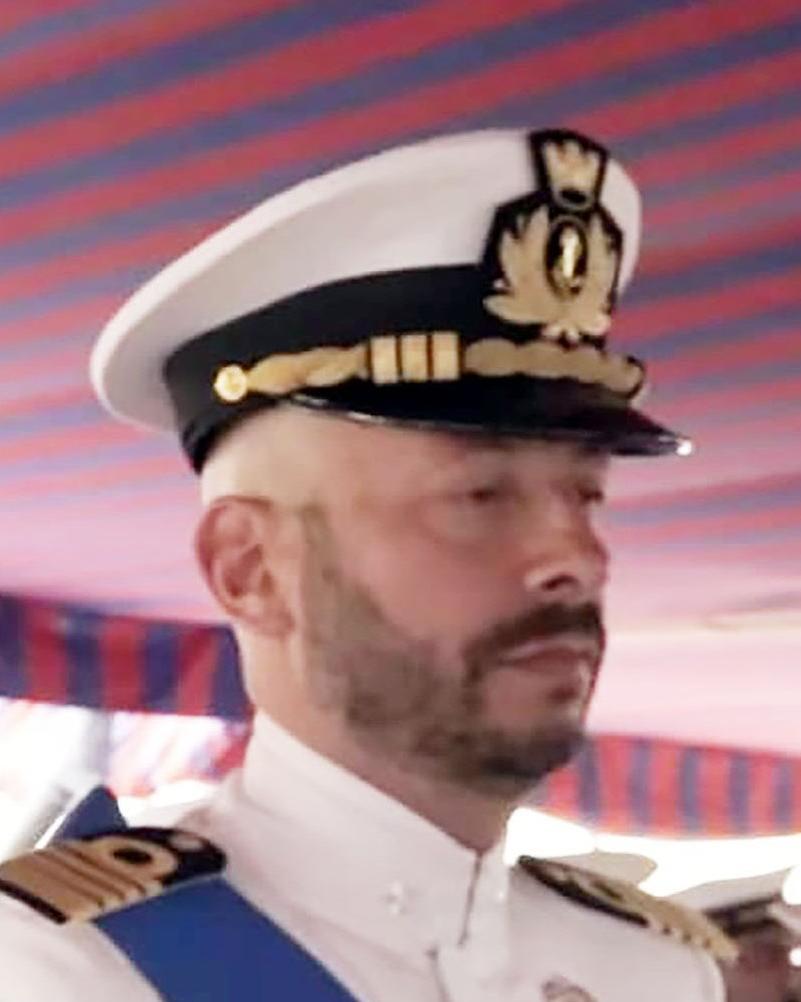 Cambio al timone del Vespucci: Nicasio Falica è il nuovo comandante ...