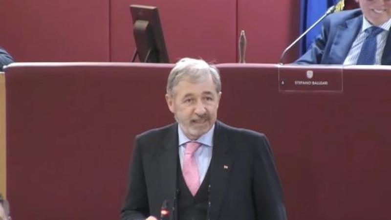 Marco Bucci diventa nonno, la figlia Francesca ha dato alla luce ...