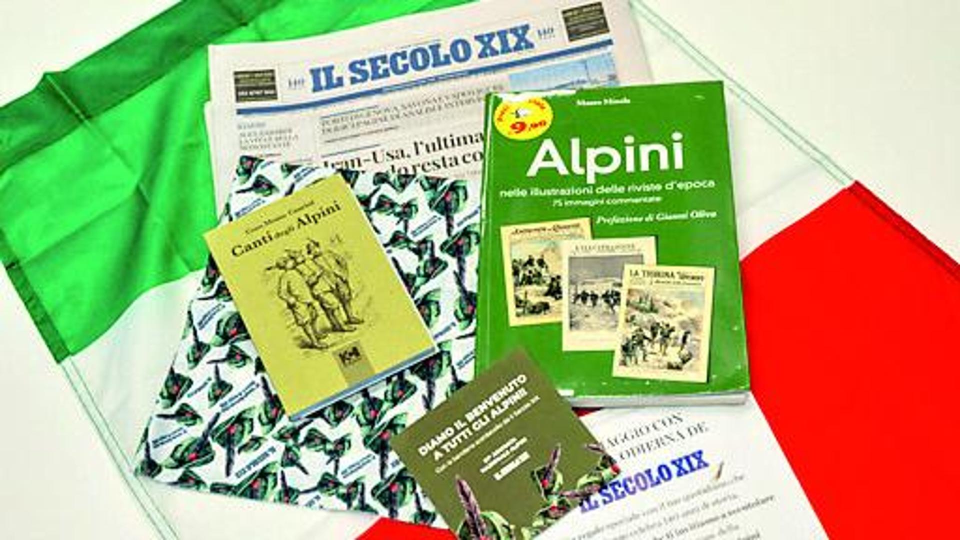 Alpini a Genova, con Il Secolo XIX il libro e la bandana per l’Adunata ...