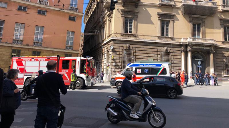 Allarme bomba, rientrati gli studenti evacuati dal Vittorio Emanuele II ...