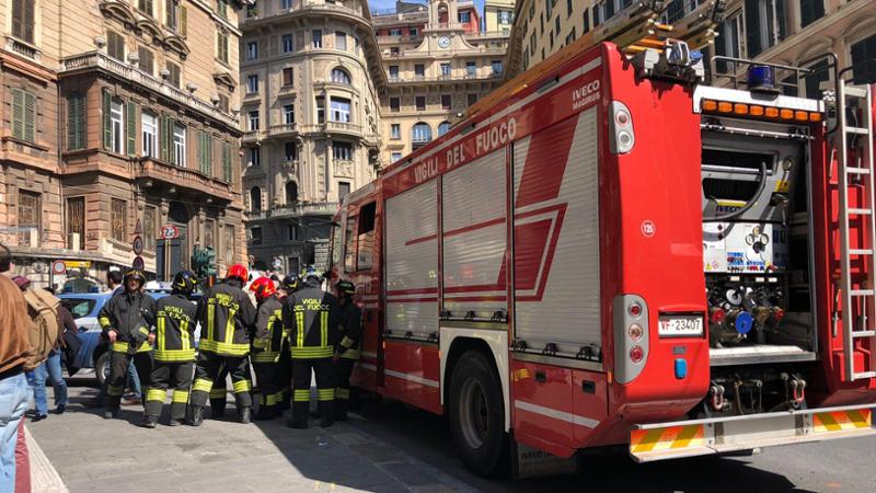 Allarme bomba, rientrati gli studenti evacuati dal Vittorio Emanuele II ...