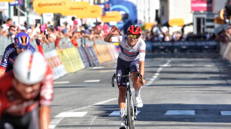 Giro d’Italia, a Chiavari trionfa l’ecuadoriano Narvaez. E brilla il ...